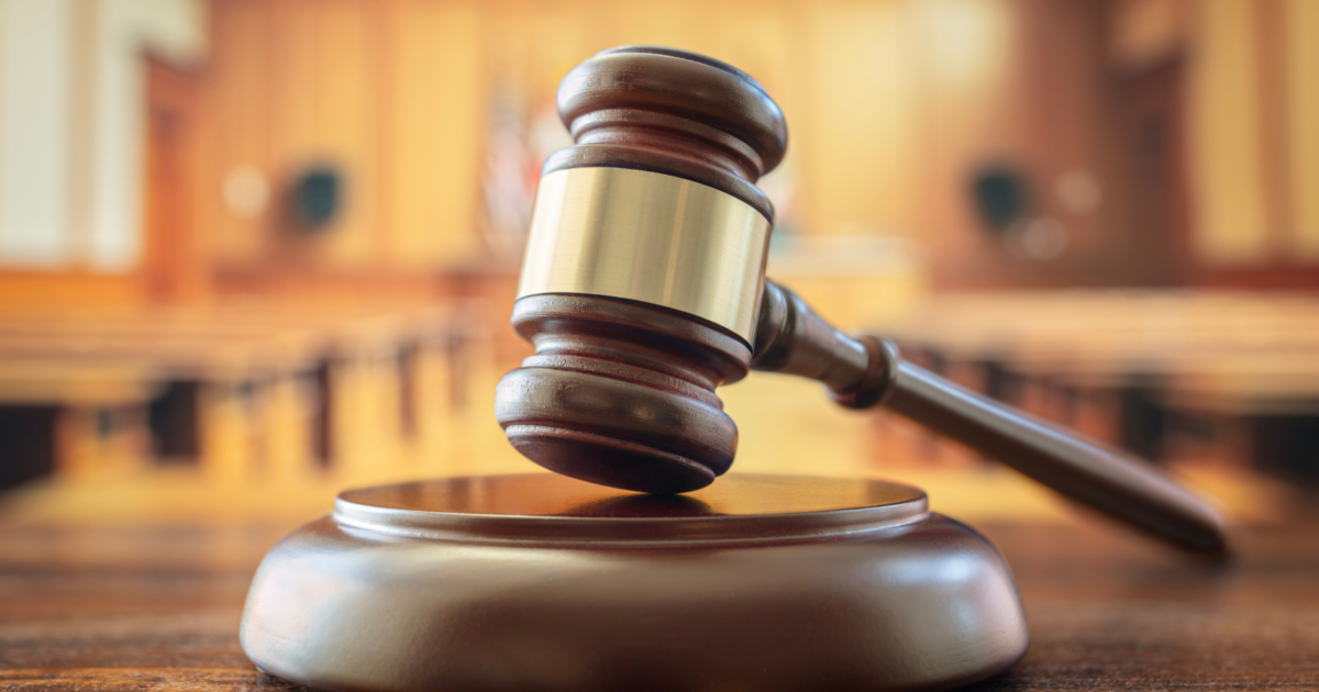 Attaque au droit de grève : la FAE conteste la loi 14 devant la… | FAE